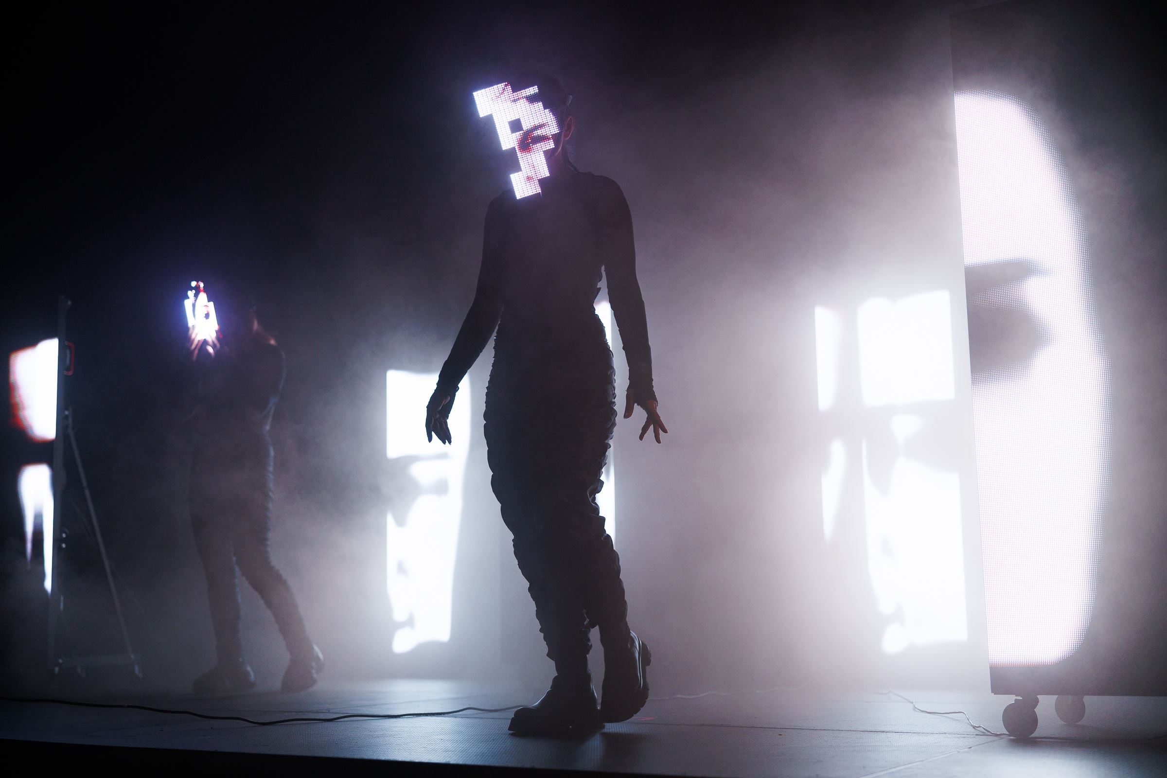 Taiwán presente en LEV Matadero 2025 con “Second Self” una performance audiovisual que explora ...